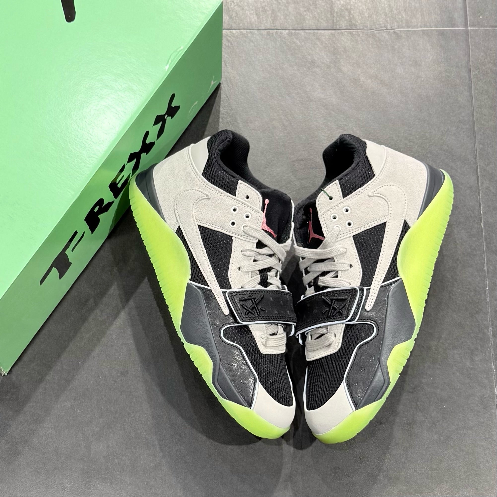 Jordan x Travis Scott x Chase B Jumpman Jack - Black Night Silver ...